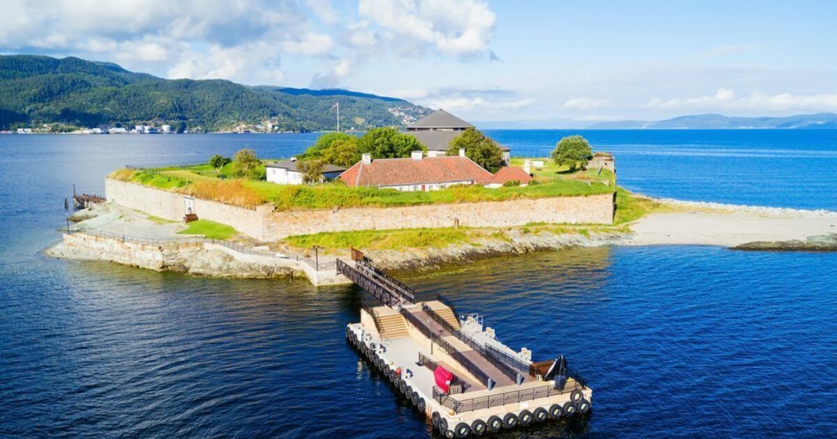 Marina Solutions - English | Large floating docks